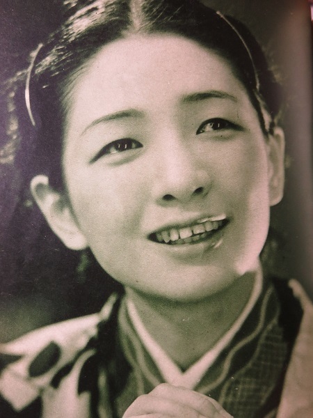 戦前の宝塚懐かしの写真館 【26】 昭和12年1月、『歌劇』藤花ひさみ、園井恵子、久美京子など つぶやき館 元祖つぶやき館 移転しました